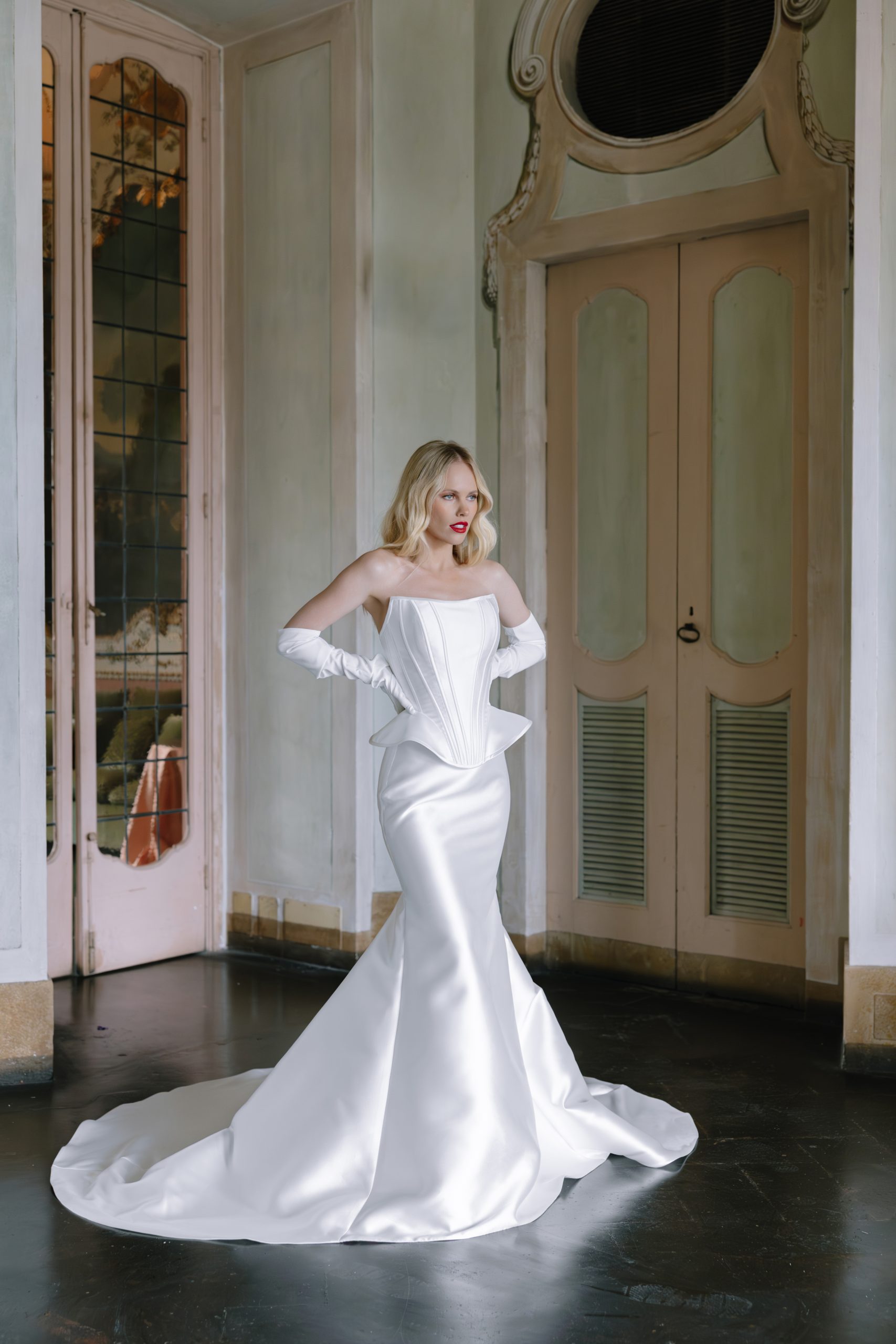 С первой примерки в "Да, да, да!" - как найти свадебный салон, где все сложится | JullyBride